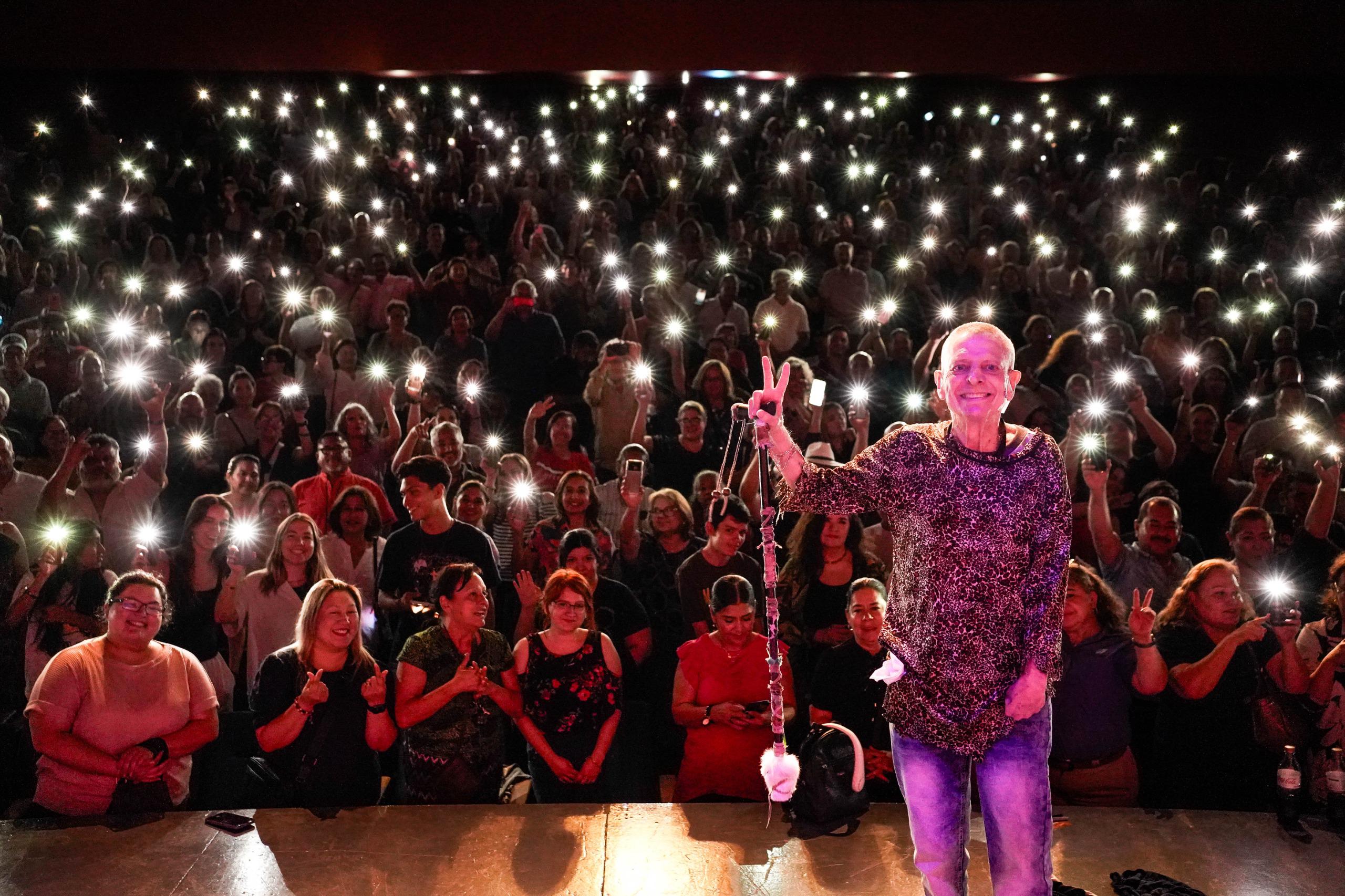 ROTUNDO ÉXITO DE "DEFENDIENDO AL CABERNÍCOLA" EN LA GIRA DEL ADIÓS DEL ...